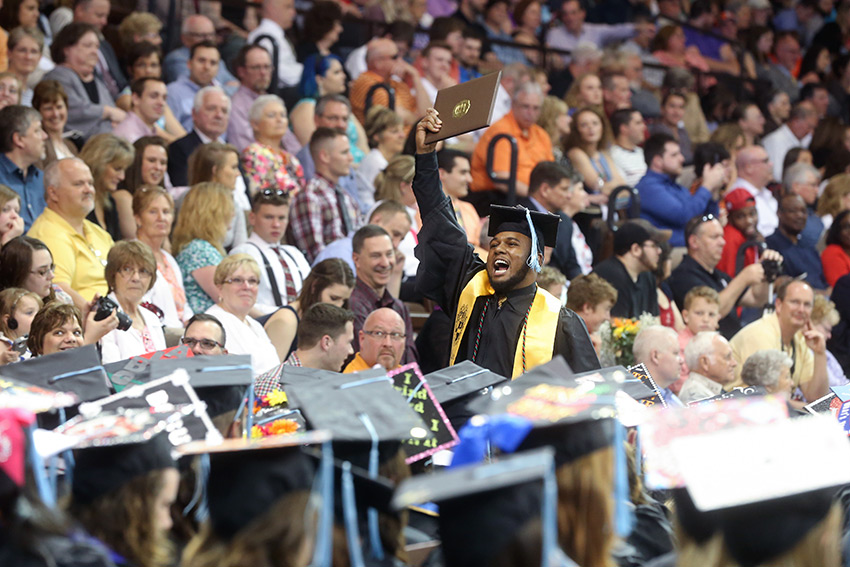 BGSU celebrates 285th graduation