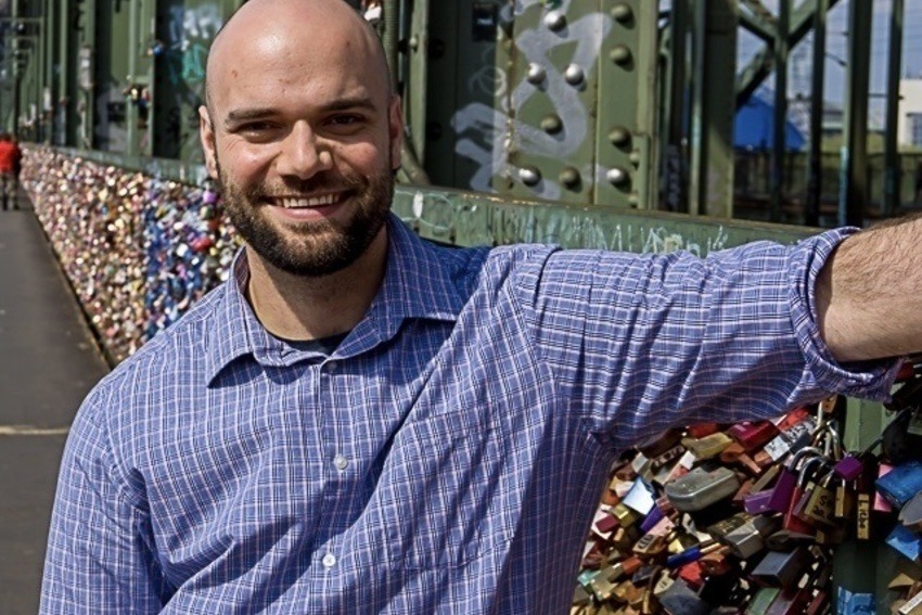 Joshua Grubbs receives Outstanding Early Career Award