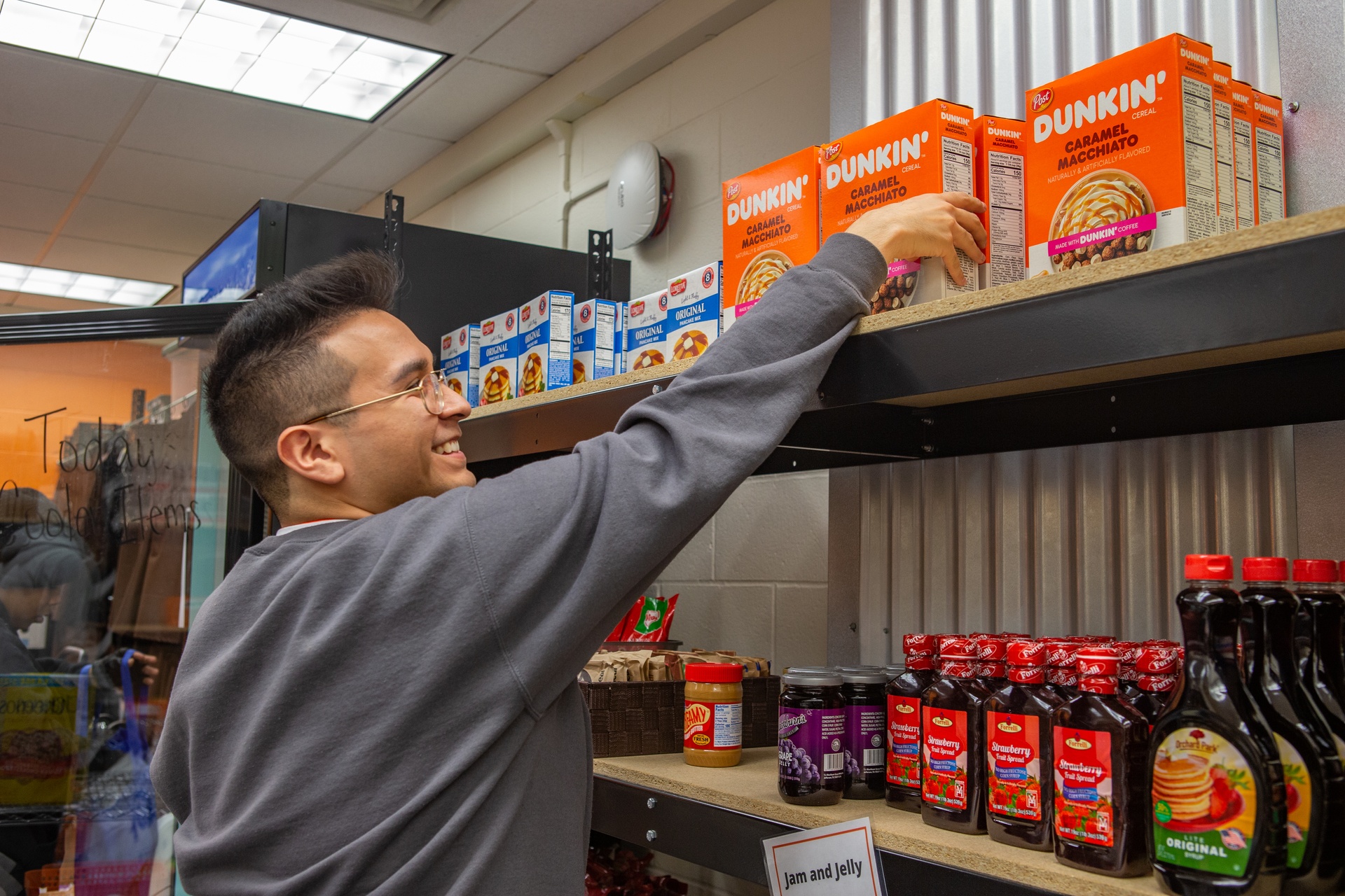 BGSU student awarded national service prize for work with Falcon Food ...