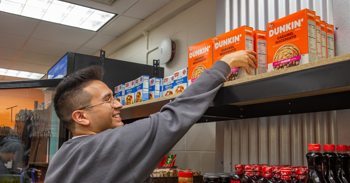 BGSU student awarded national service prize for work with Falcon Food ...