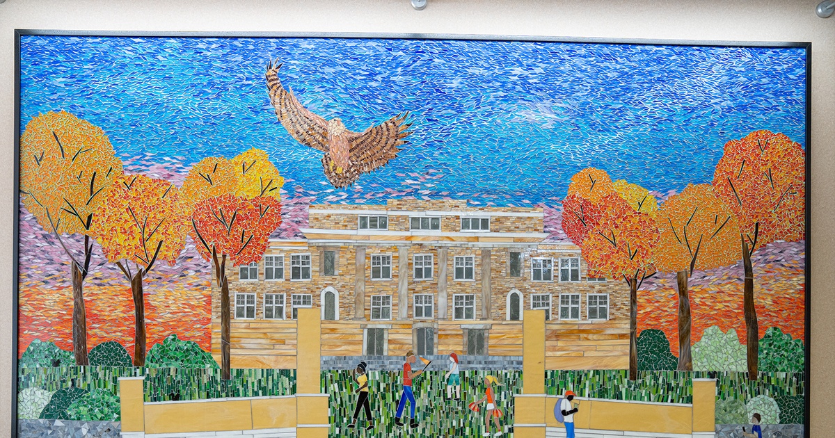 Thousands of glass pieces blend into one beautiful BGSU: Mileti Alumni ...