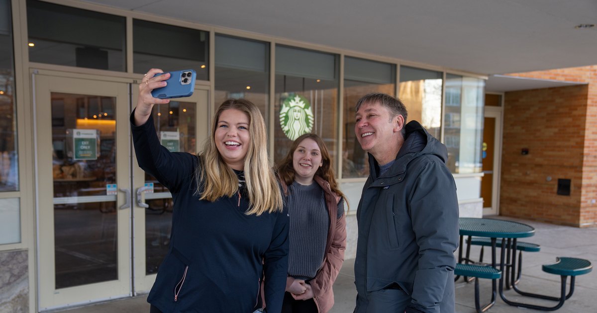 BGSU media students aid alumnus Steve Hartman with CBS ‘On the Road ...