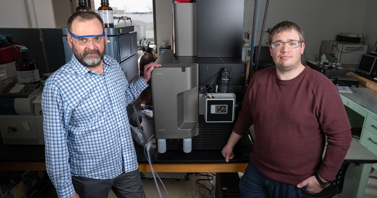 High-resolution mass spectrometer is a ‘game-changer’ for BGSU ...