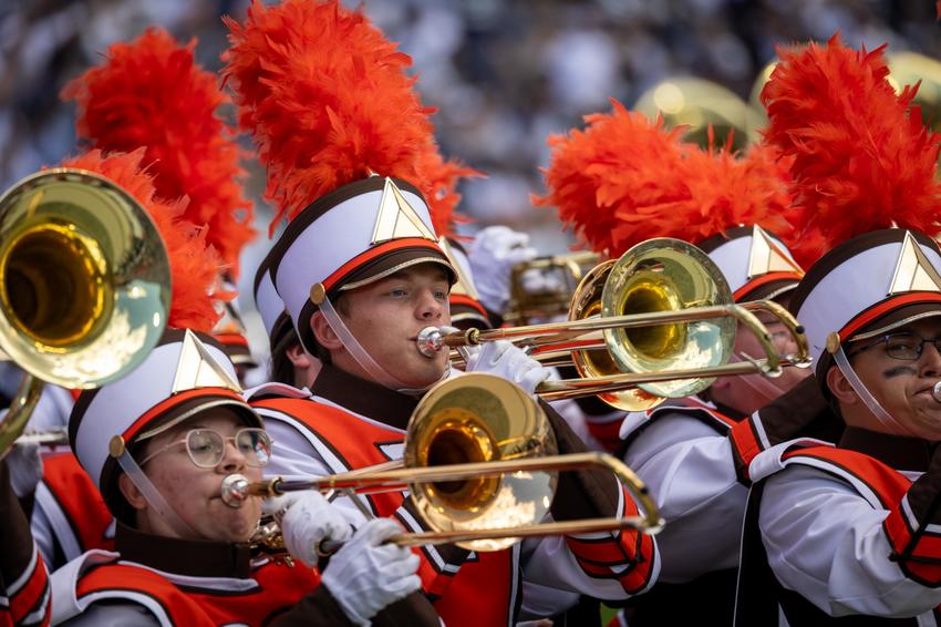 BGSU brothers revel in excitement, energy as members of the Falcon ...